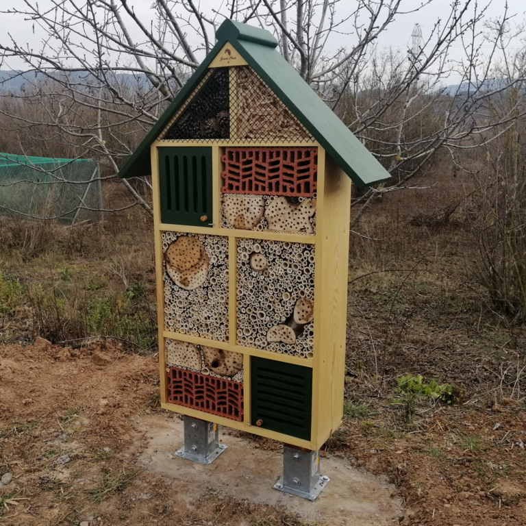 Hoteles de Insectos Archivos - Garden Birds Distribuciones - Cajas nido ...